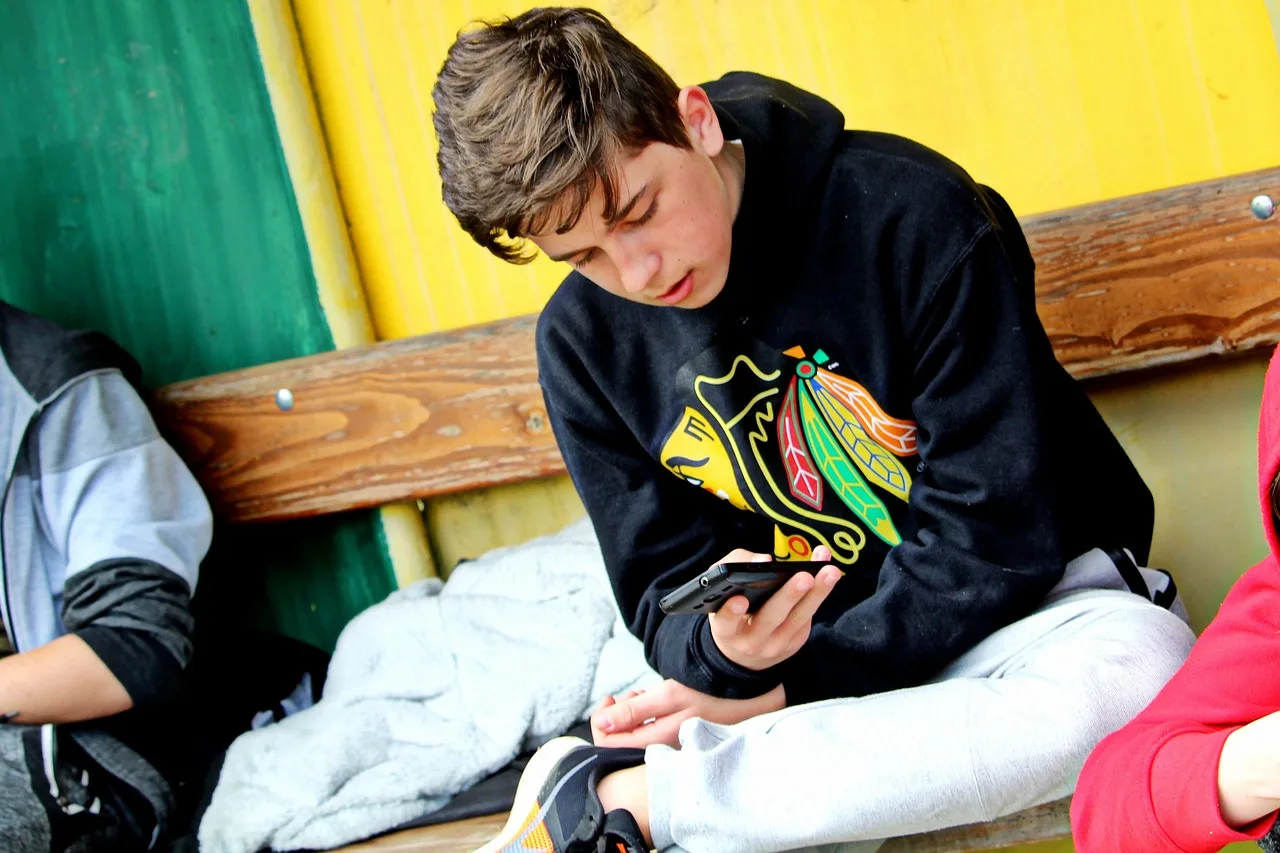 What to Do When Kids Play Too Much Mobile: A Guide for Parents